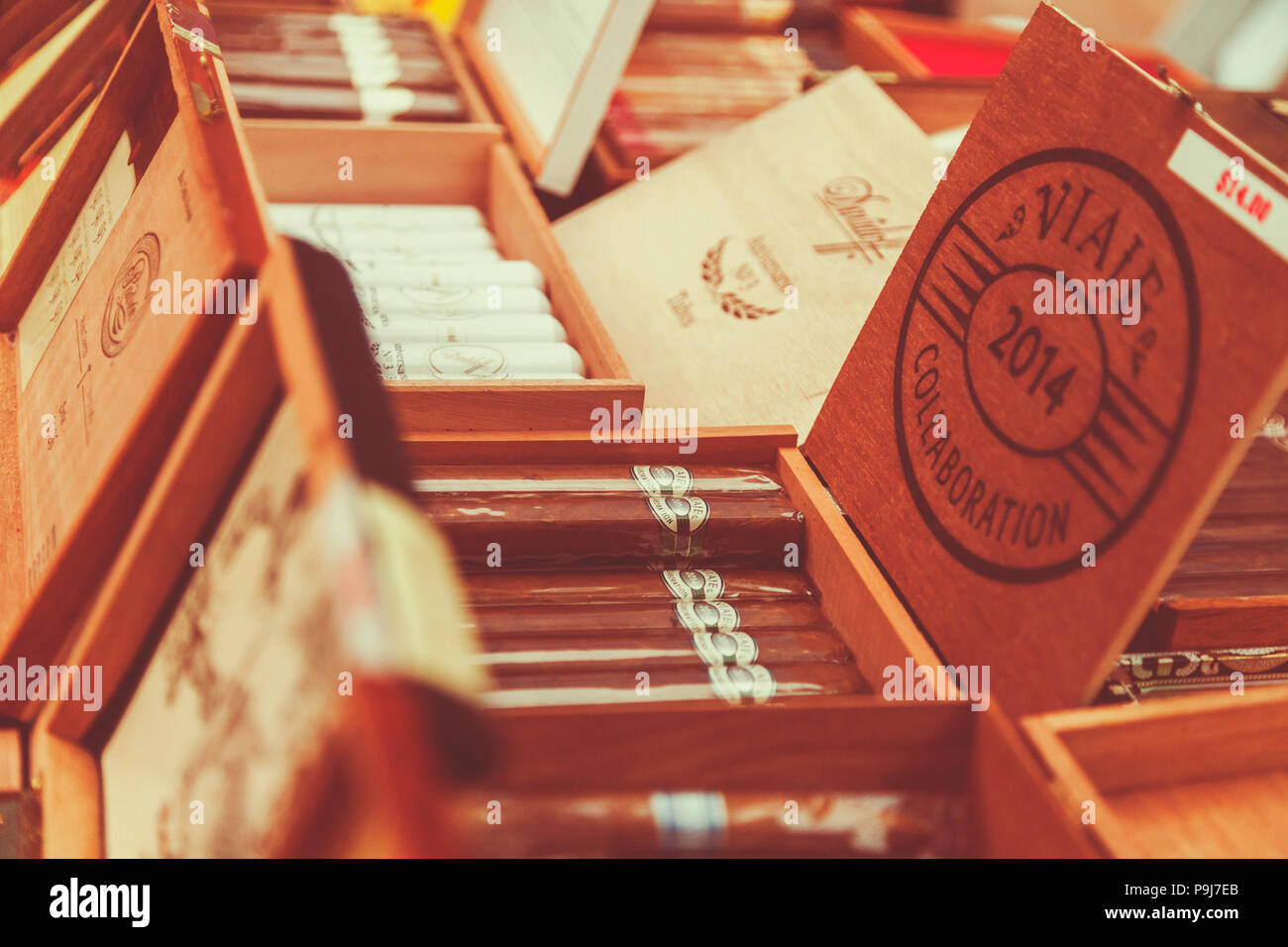 Cigar box labels hi-res stock photography and images - Alamy