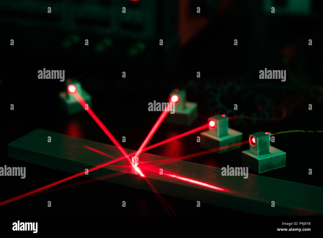 Red laser beam prism hi-res stock photography and images - Alamy
