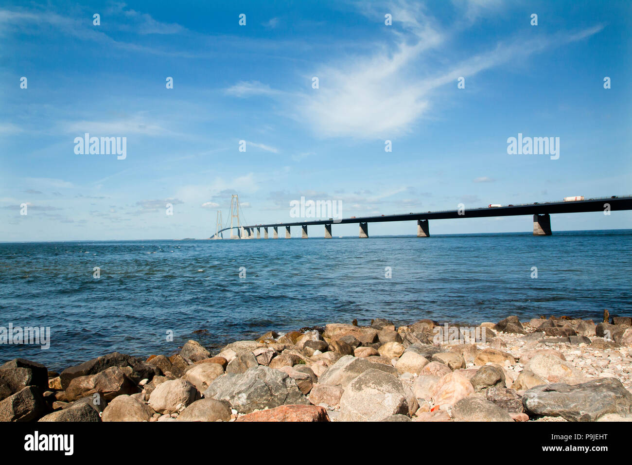 Giant hanging bridge hi-res stock photography and images - Alamy