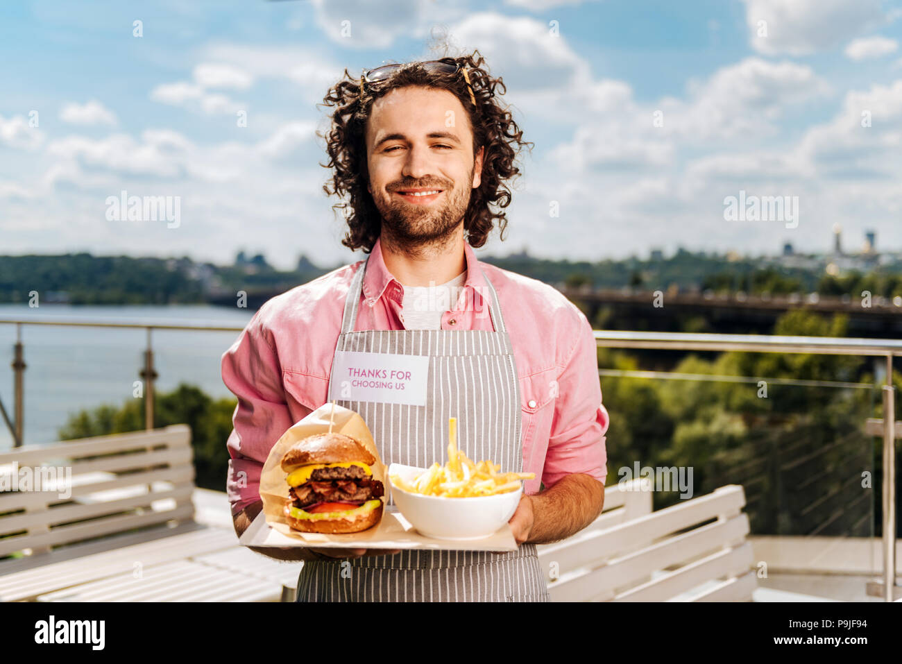 Fast food worker hi-res stock photography and images - Alamy