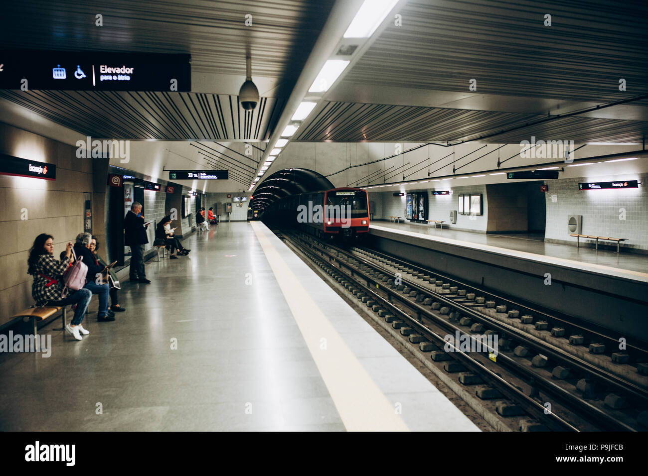 Metro lisboa inside interior hi-res stock photography and images - Alamy