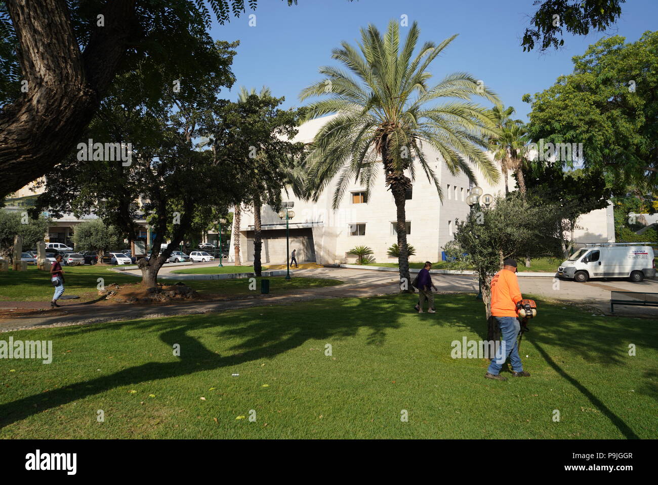 Raanana new and old Stock Photo - Alamy