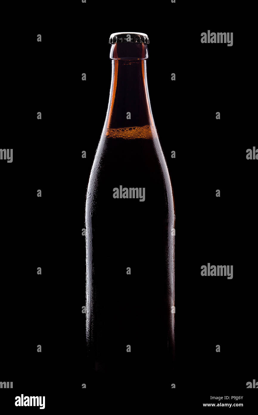 Black background beer hi-res stock photography and images - Alamy