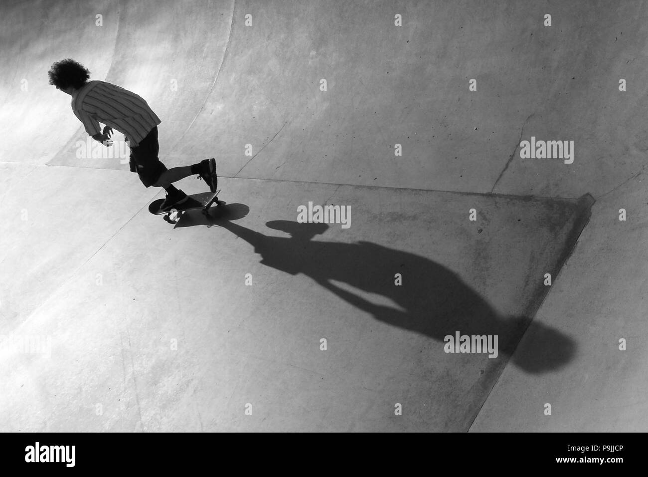 Skate bowl hi-res stock photography and images - Alamy