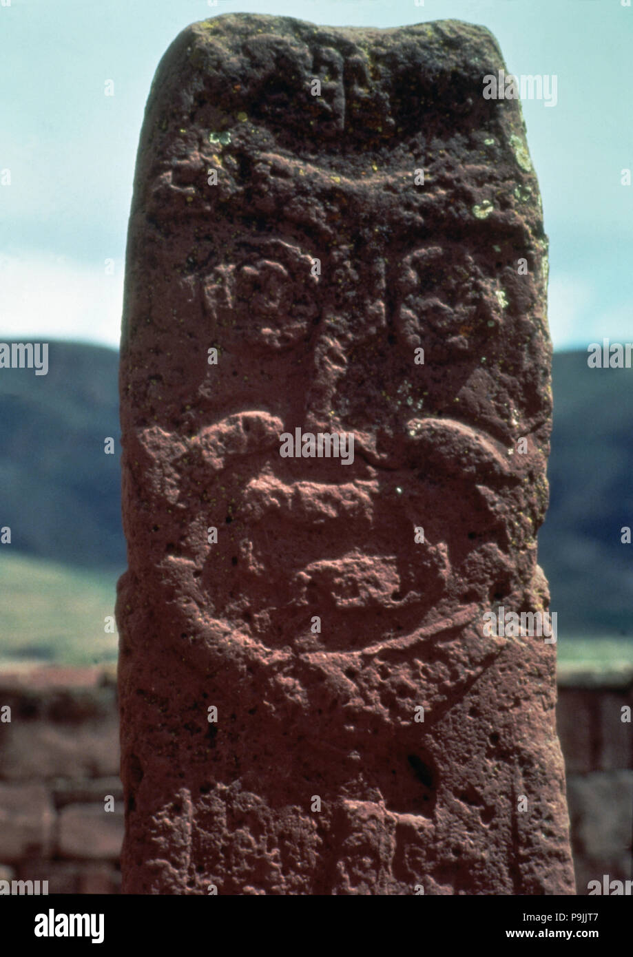 Monolith Bennet in the ruins of Tiahuanaco Stock Photo - Alamy