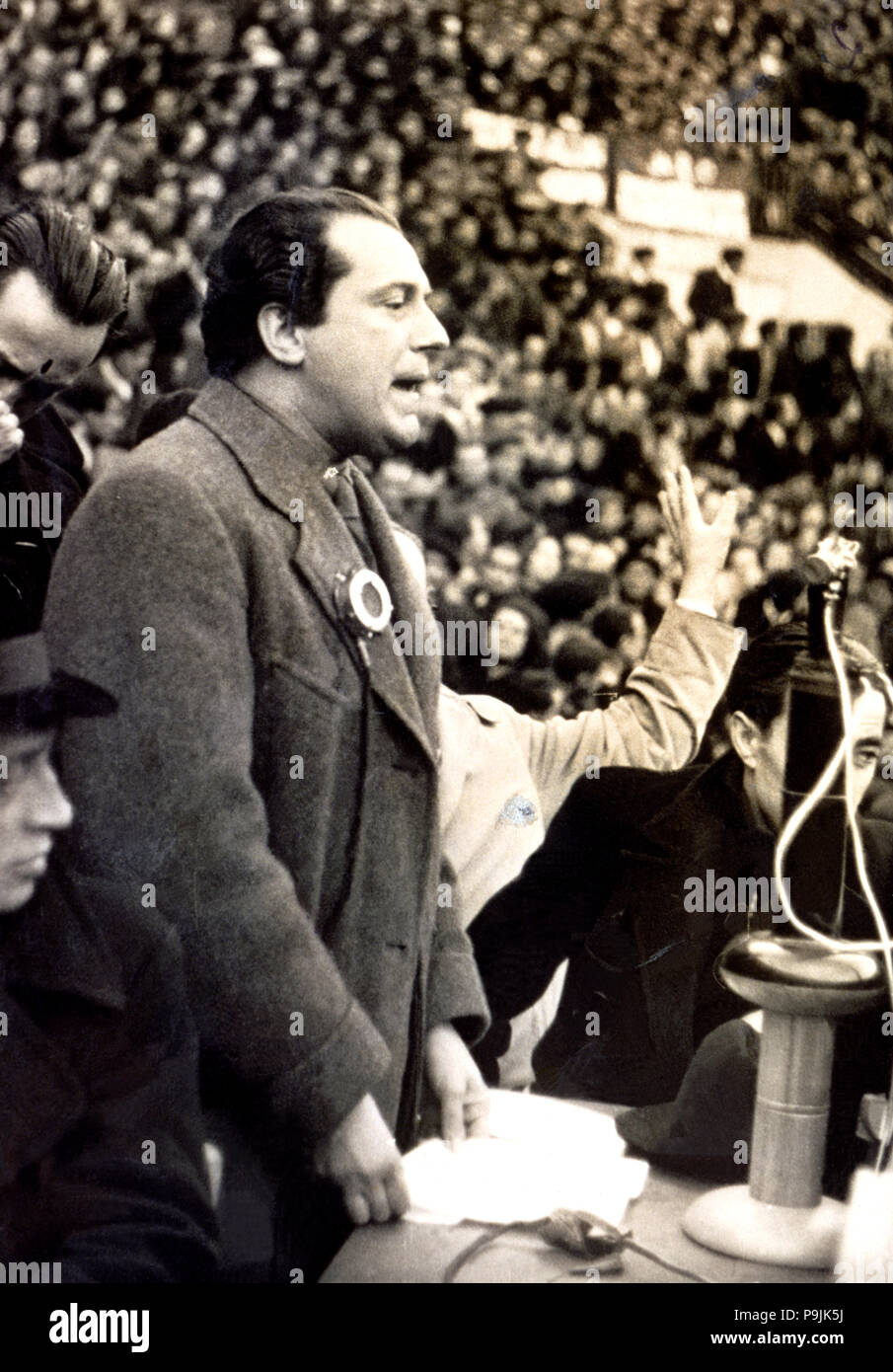 Rafael Alberti (1902-1999), Spanish poet, the poet during a meeting of ...