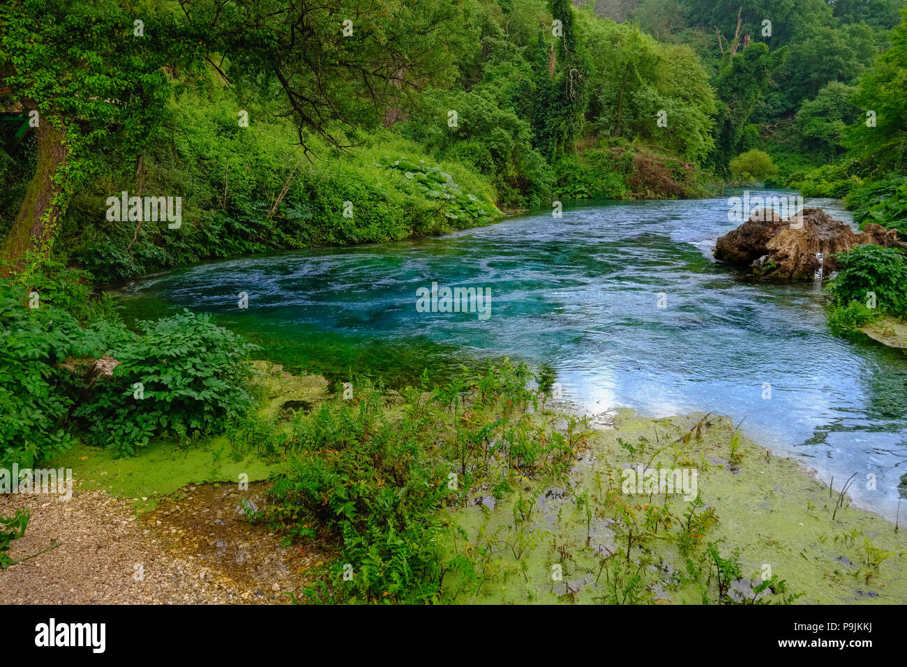 Blue eye syri kalter water hi-res stock photography and images - Alamy