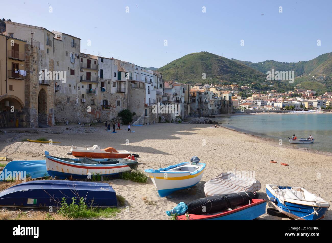 Medieval houses cathedral hi-res stock photography and images - Alamy