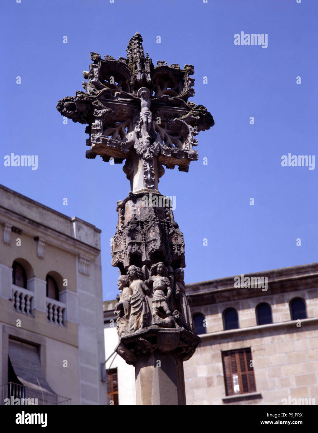 Cross in square hi-res stock photography and images - Alamy