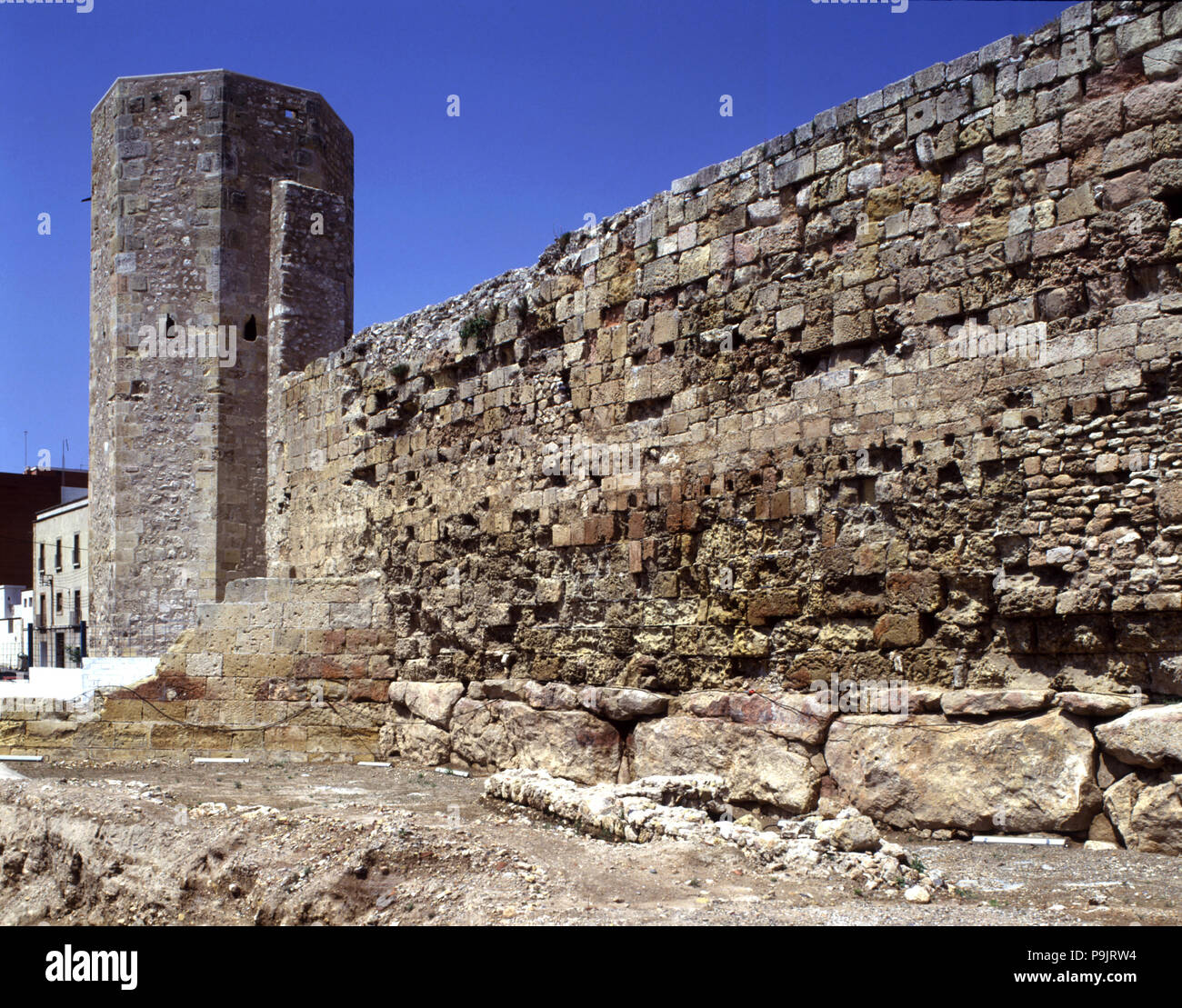 View of the Roman walls of Tarragona in restoration Stock Photo - Alamy