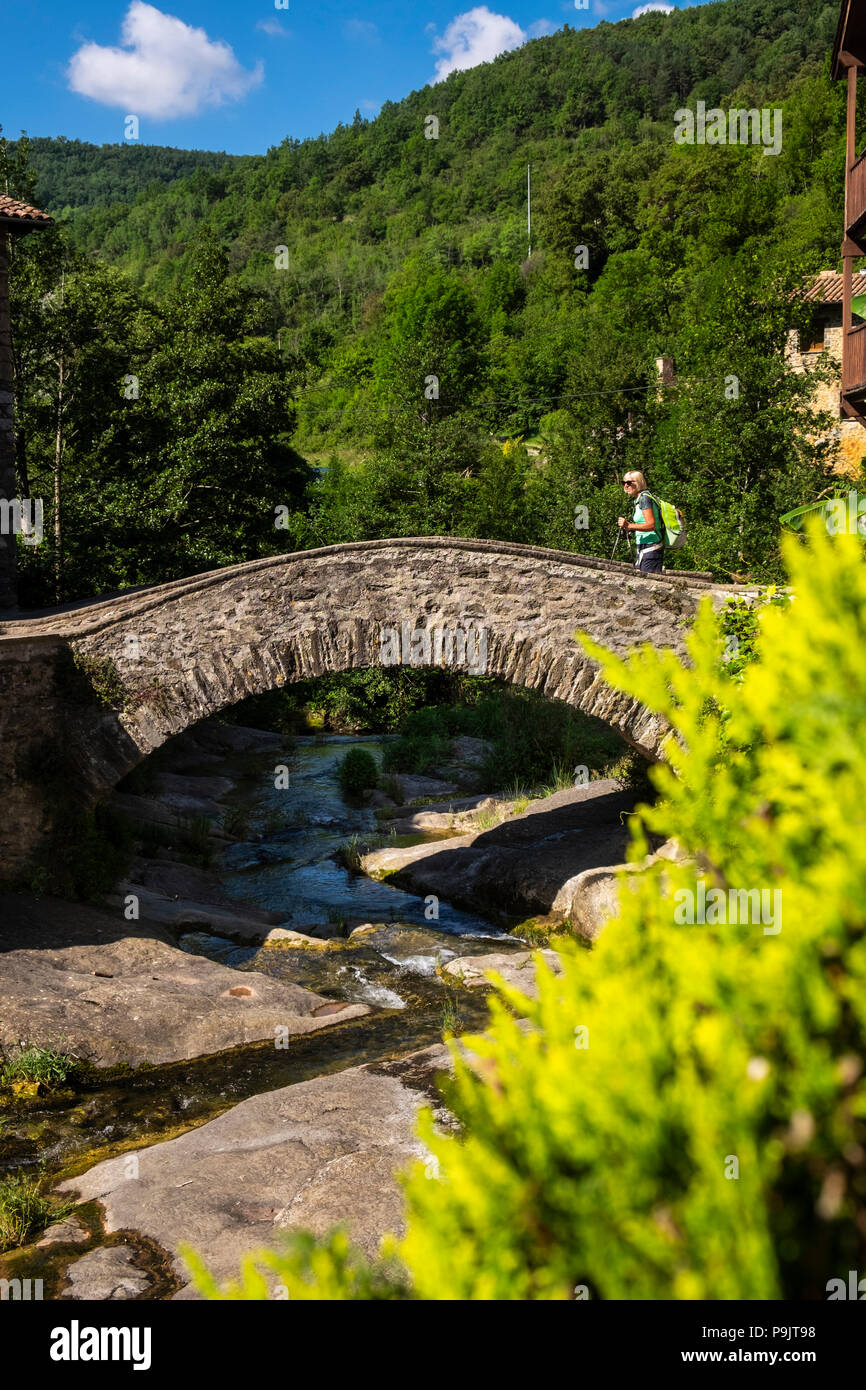 Bridge over the river Beget in the village of Beget, Pyrenees ...