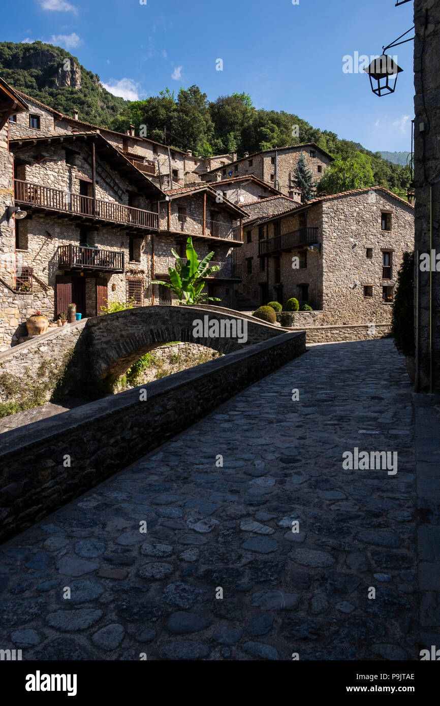 Bridge across village across river hi-res stock photography and images ...