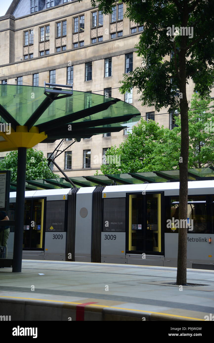 Manchester metrolink tramways hi-res stock photography and images - Alamy