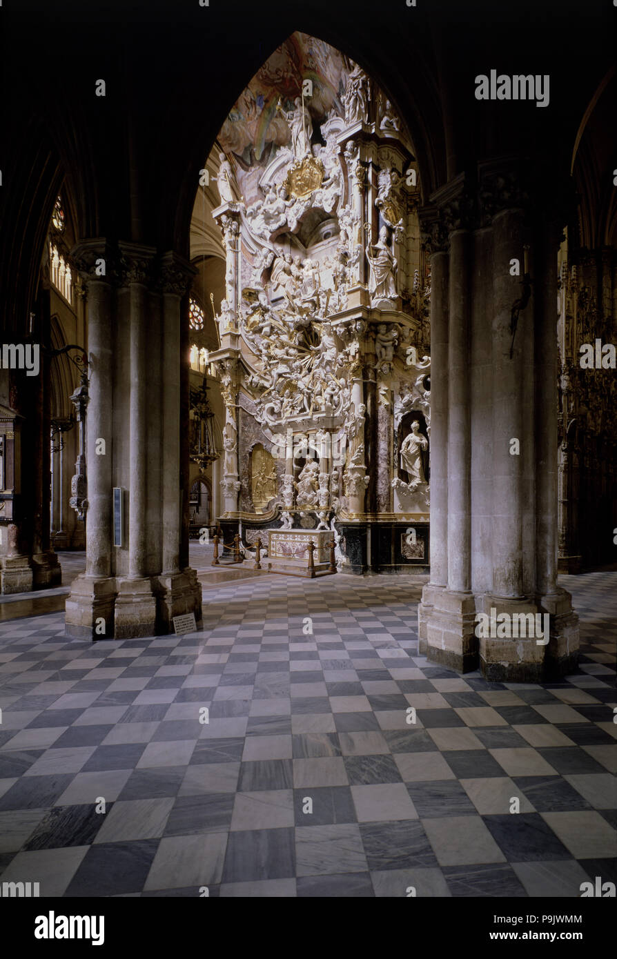 The transparent altar, work of Narciso Tome (1729-1732) in the Interior ...