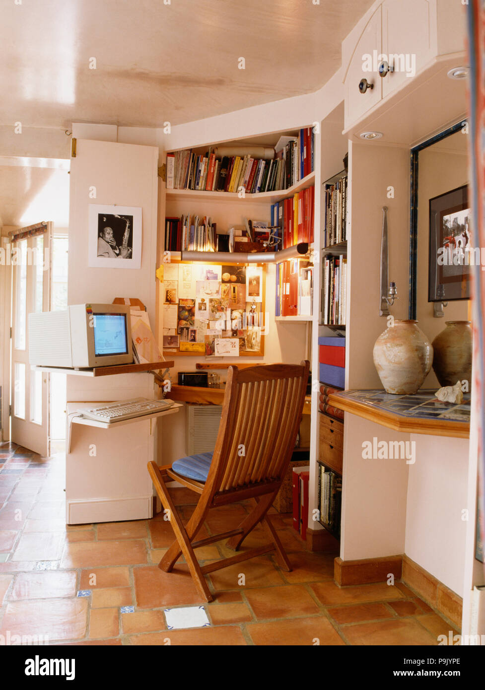 Traditional office furniture hi-res stock photography and images - Alamy