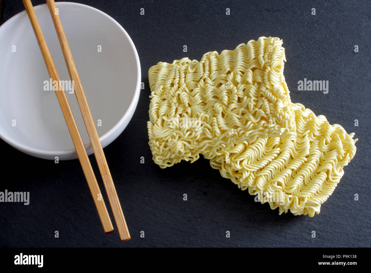 Dry ramen noodles Stock Photo - Alamy