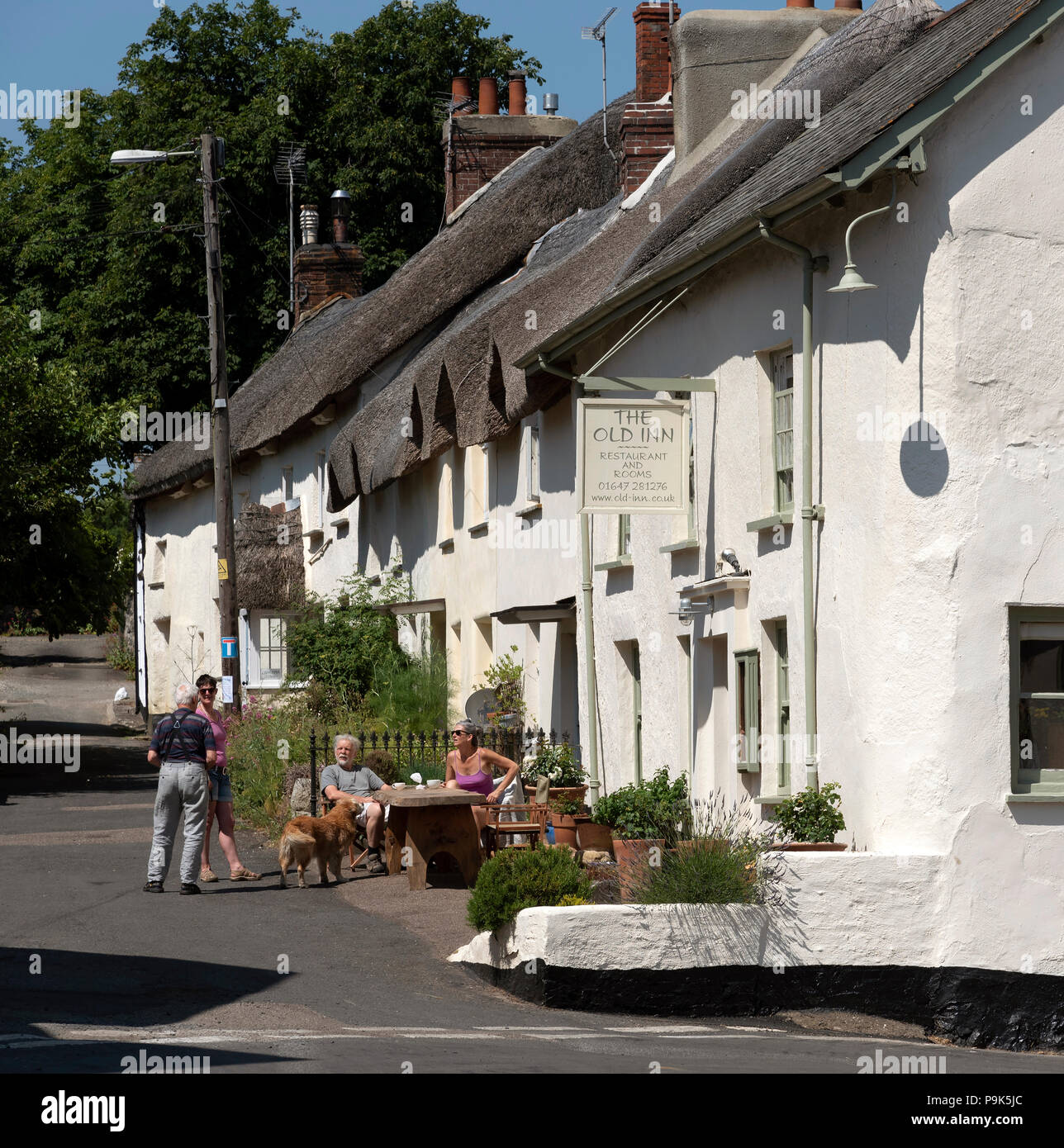 The old inn restaurant drewsteignton hi-res stock photography and ...