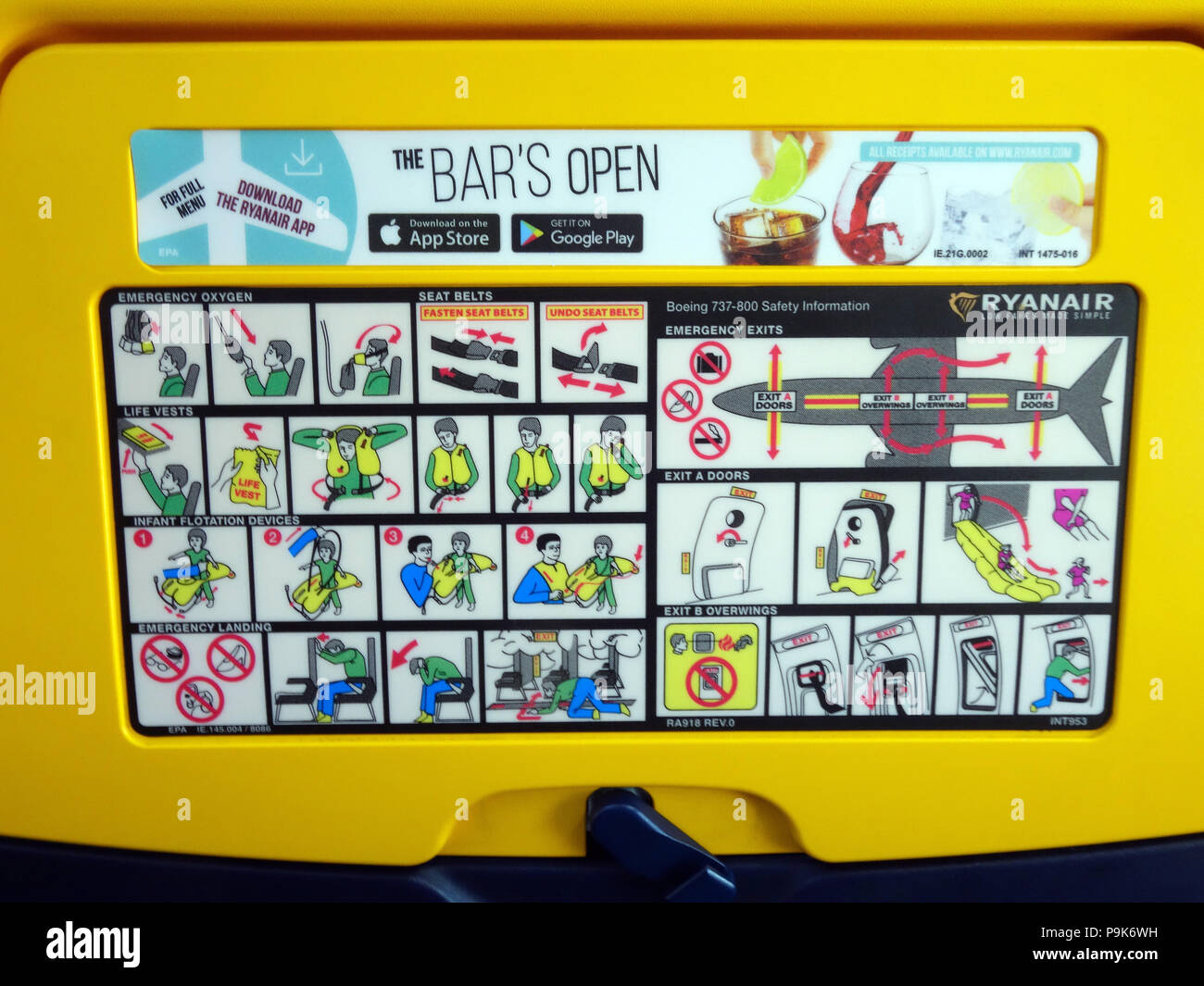 Ryanair advert hi-res stock photography and images - Alamy