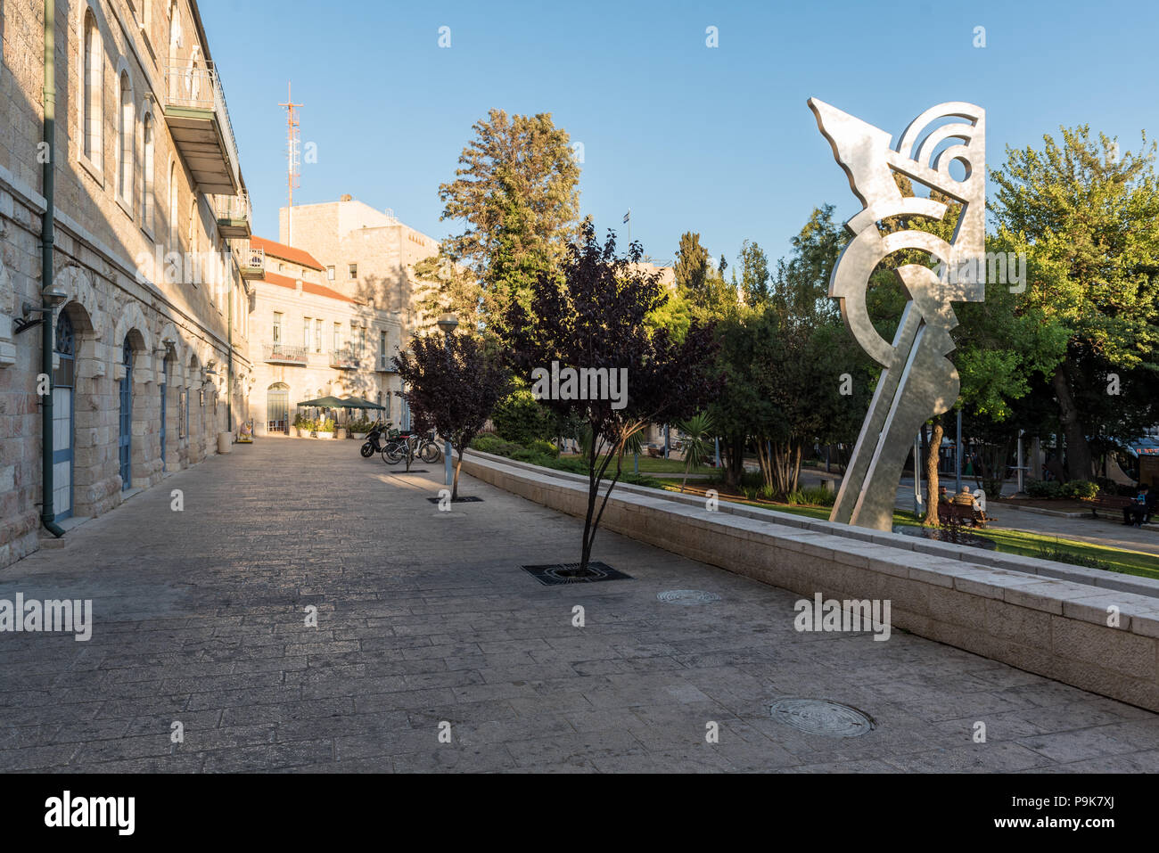 Israel, Jerusalem - 12 July 2018: Modern head by Roy Lichtenstein in ...