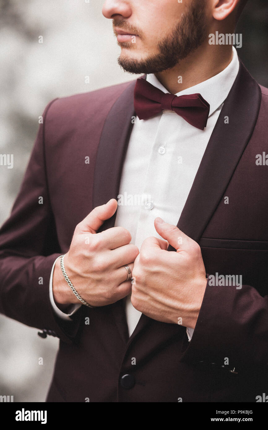 Groom wearing bow-tie close-up Stock Photo - Alamy