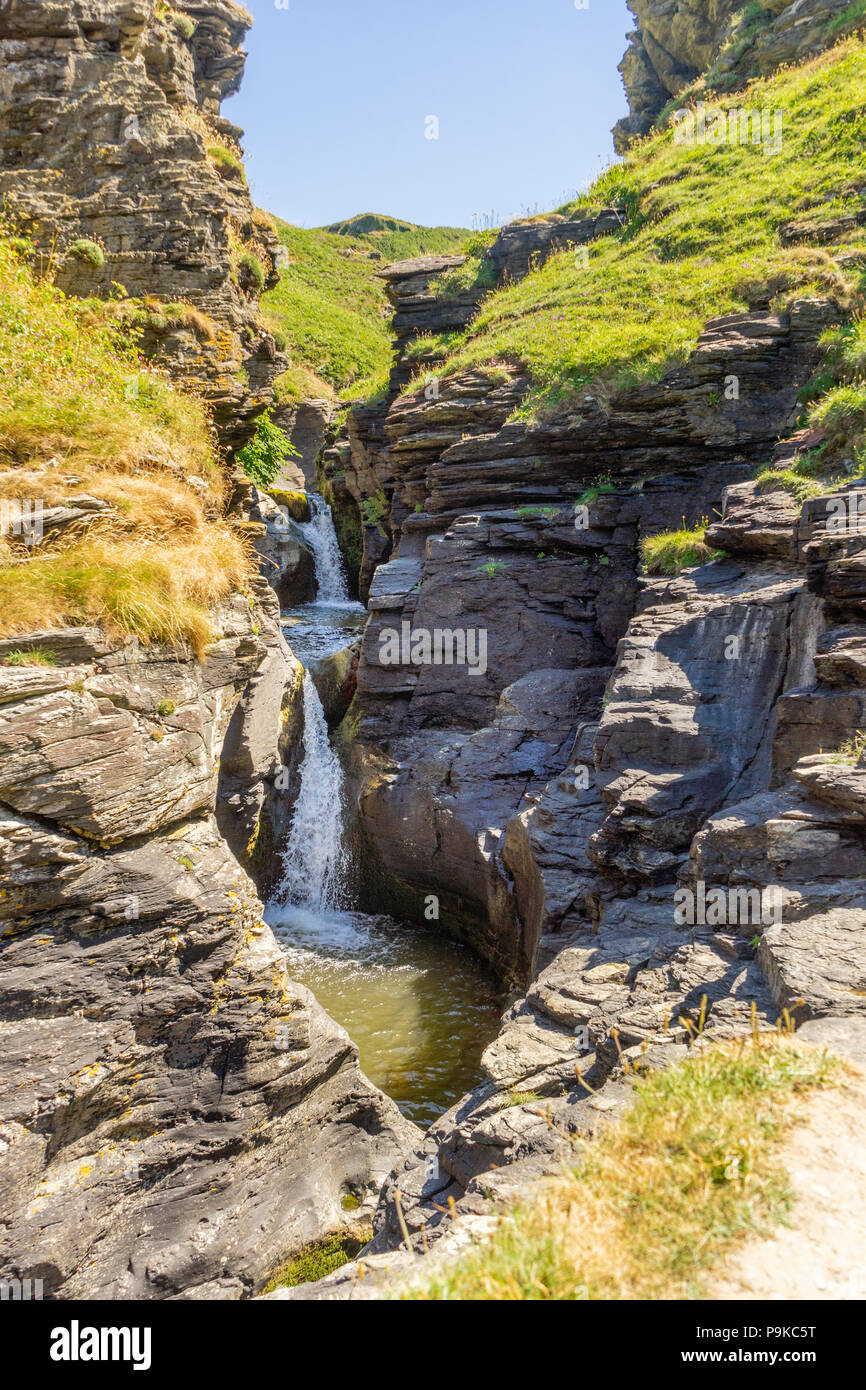 Rocky valley hi-res stock photography and images - Alamy