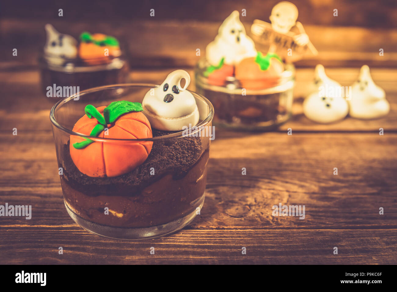 Easy Homemade Chocolate Dirt Pudding for Halloween with Meringue Ghosts ...