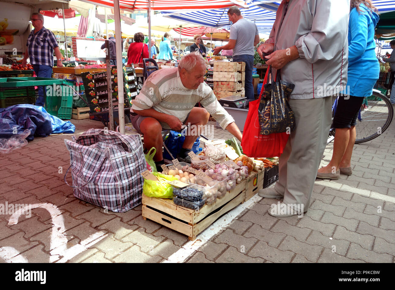 Polish market stall hi-res stock photography and images - Alamy