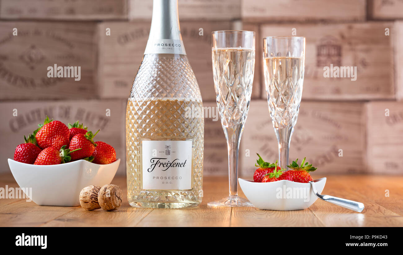 Prosecco cork hi-res stock photography and images - Alamy