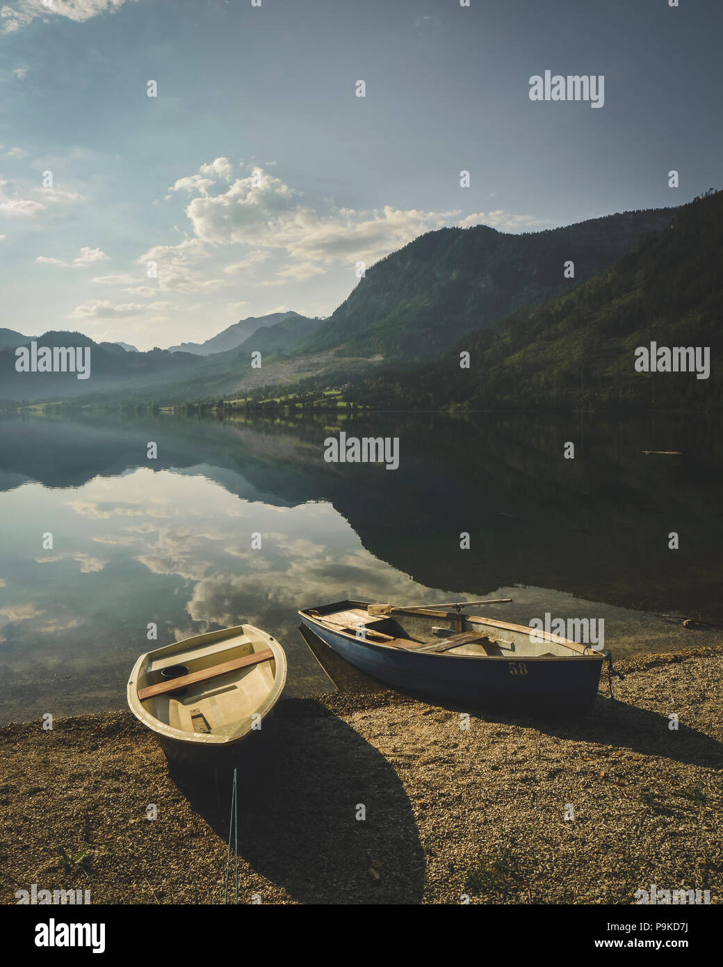 Lake grundlsee hi-res stock photography and images - Alamy
