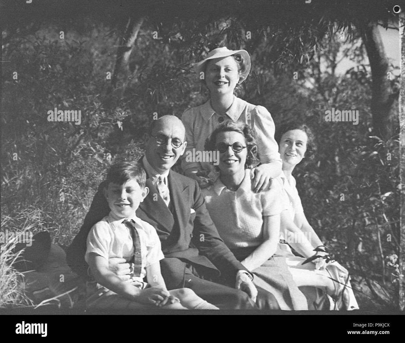 275 SLNSW 73145 Actor George Gee and family Stock Photo - Alamy