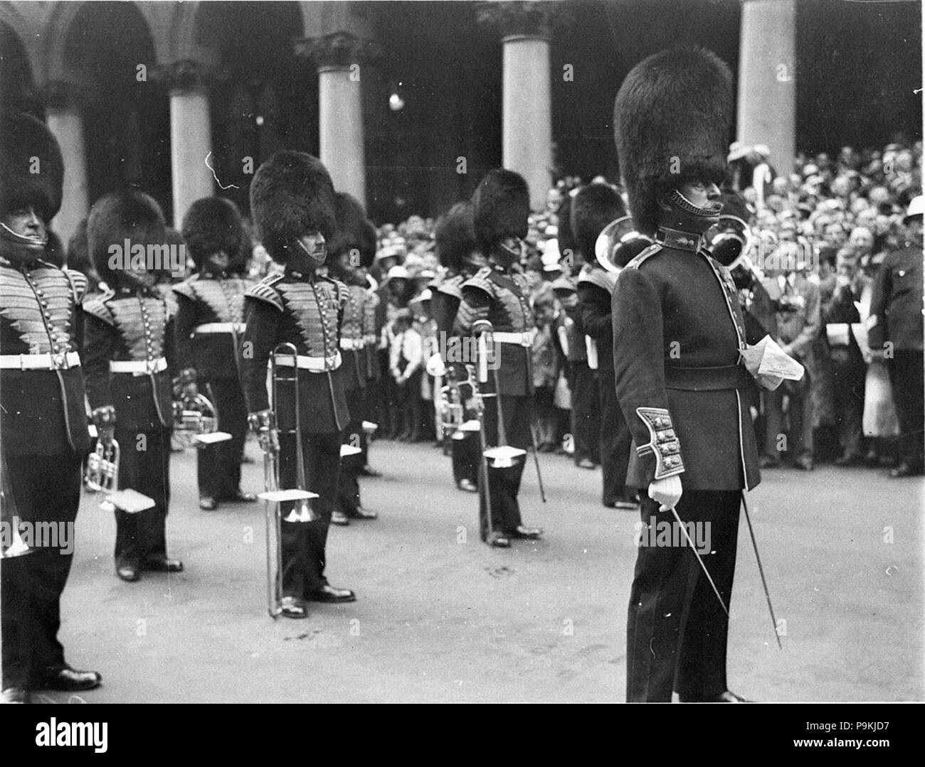 Grenadier guards band hi-res stock photography and images - Alamy
