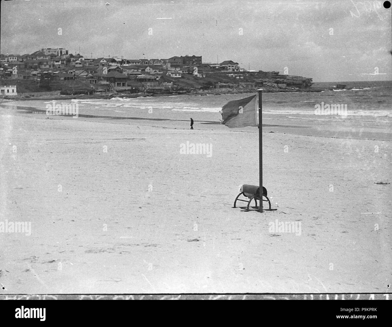 Famous bondi beach view Black and White Stock Photos & Images - Alamy