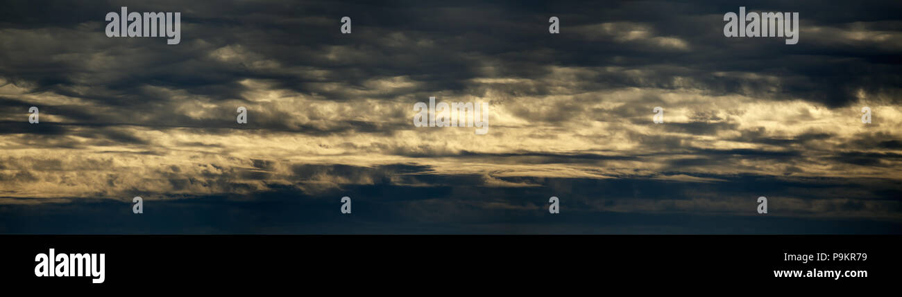 Dramatic clouds panorama hi-res stock photography and images - Alamy