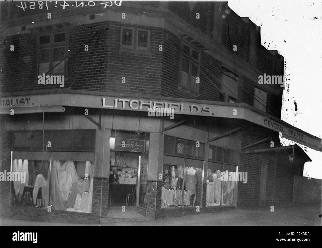 General store 1920s hi-res stock photography and images - Alamy