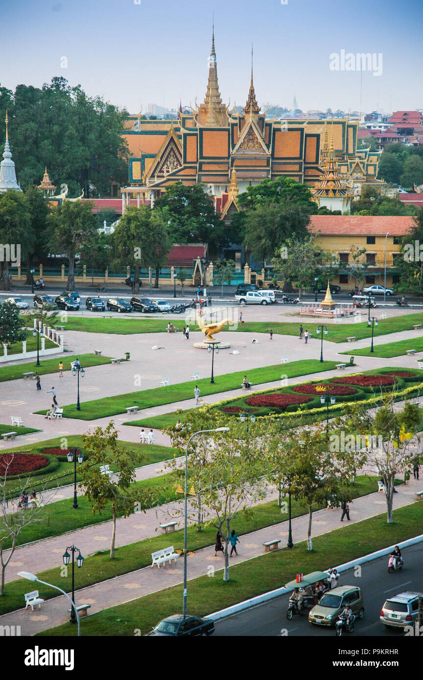 Chaktomuk hall, phnom penh hi-res stock photography and images - Alamy