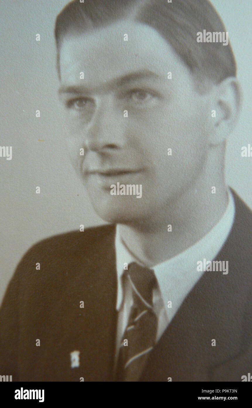 1916 1945 hi-res stock photography and images - Alamy