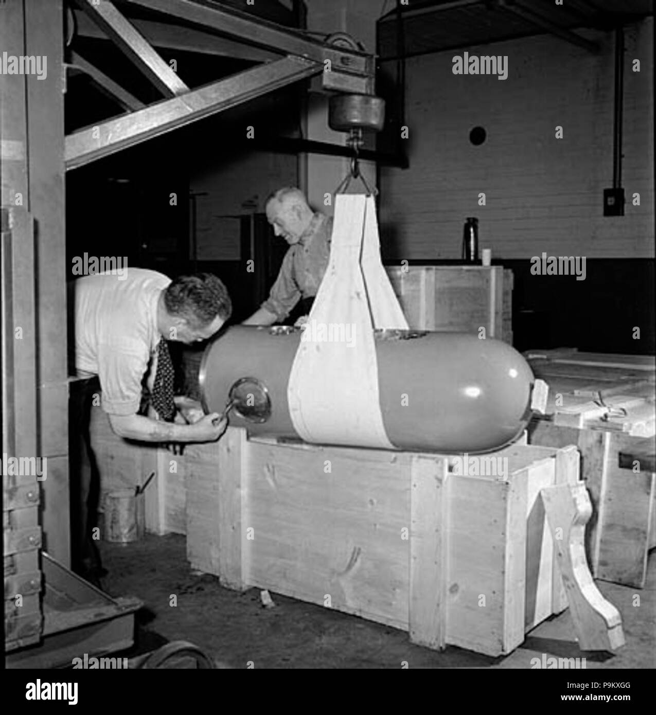 Torpedo manufacture hi-res stock photography and images - Alamy