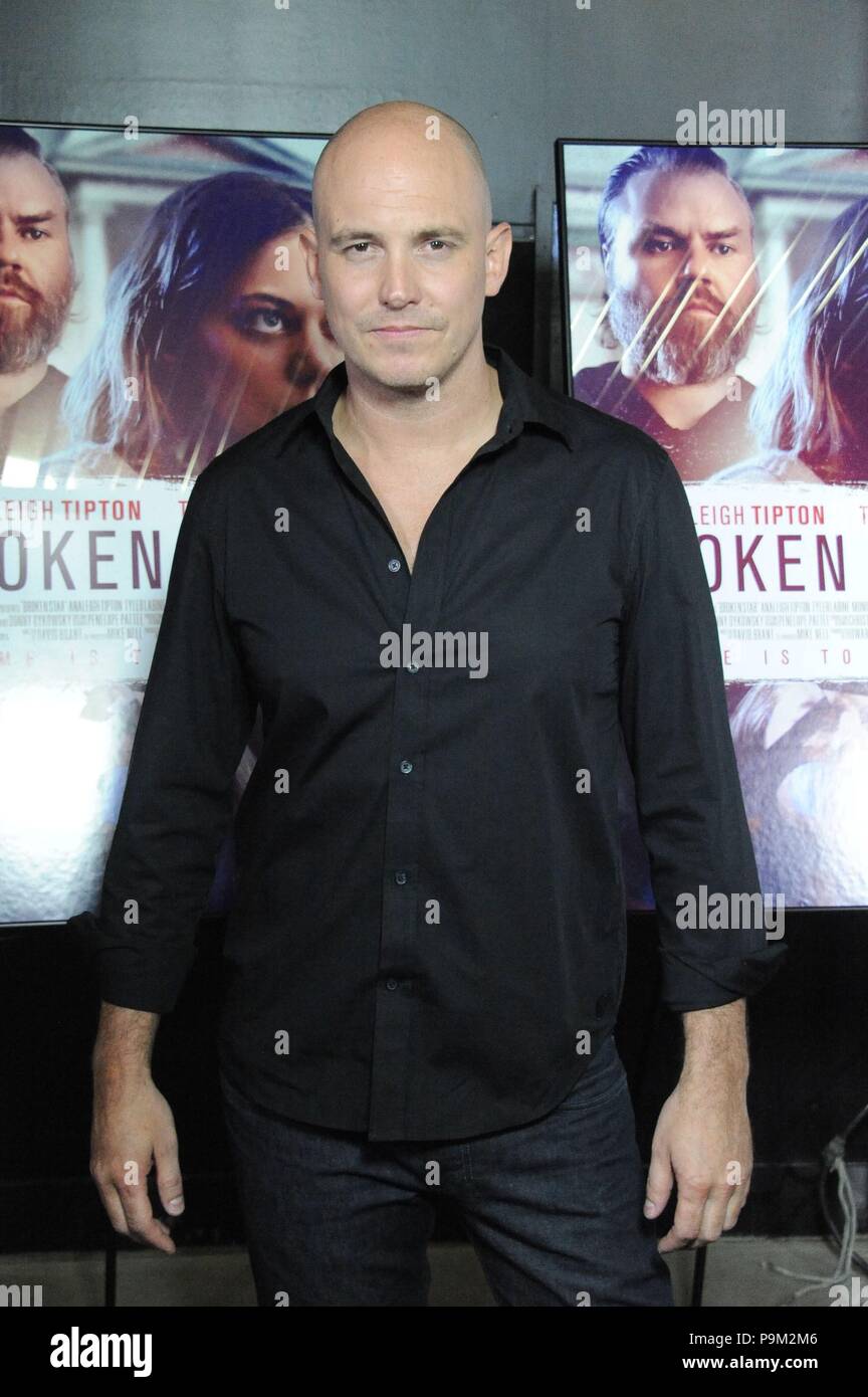 Star of david broken hi-res stock photography and images - Alamy