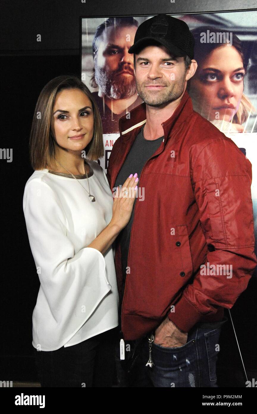 Daniel gillies and rachel leigh cook hi-res stock photography and ...