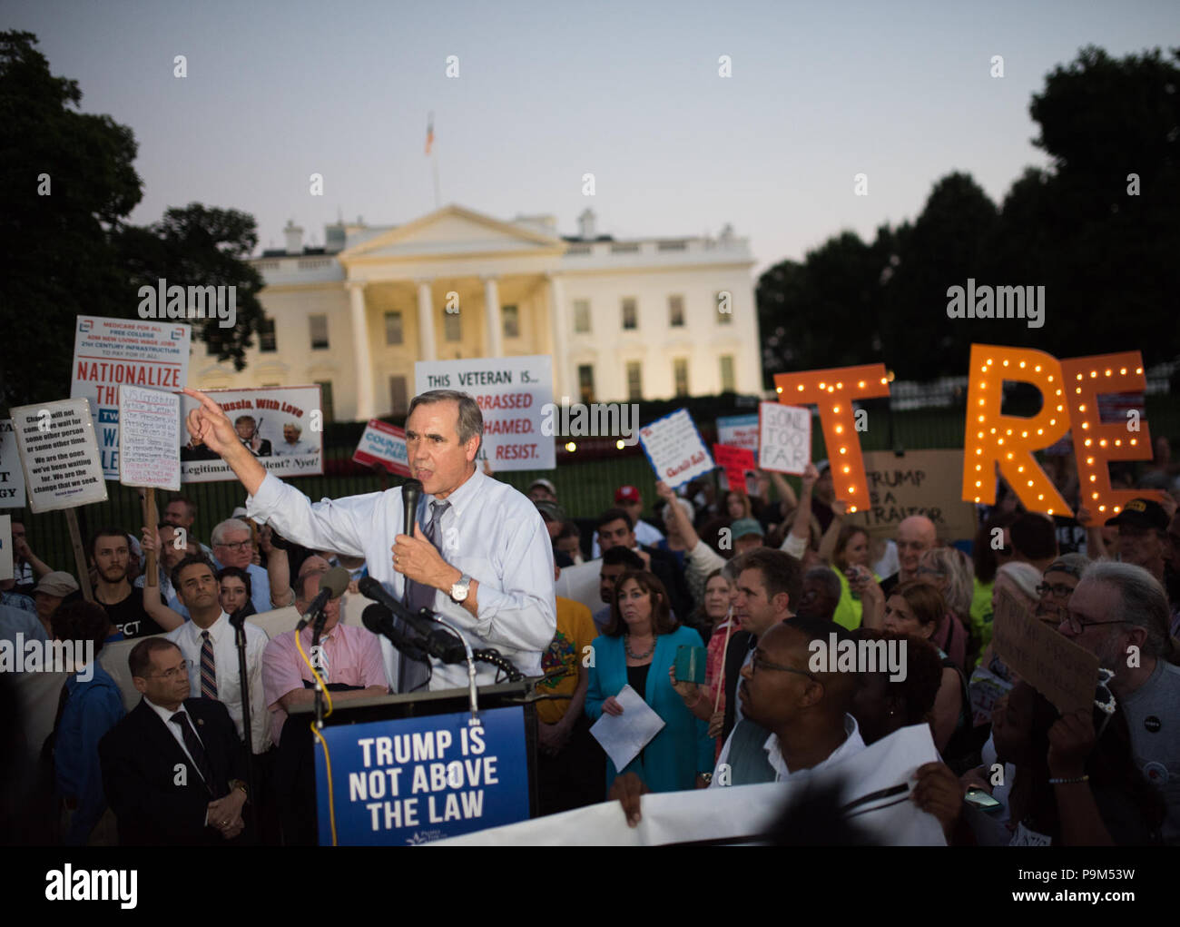 Washington DC, USA. 18th July, 2018. Congressmen and Senators speak in ...