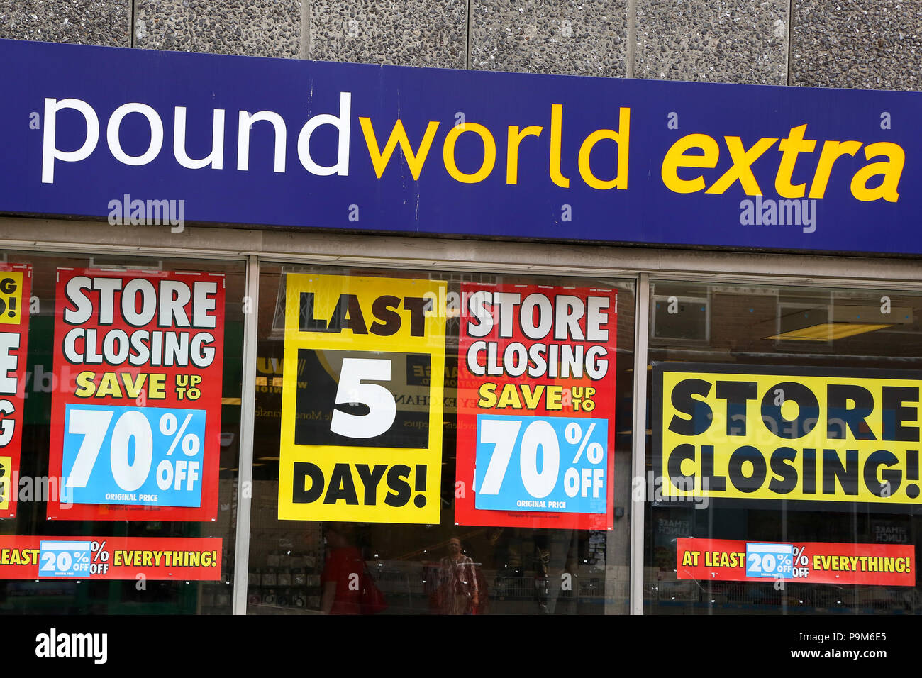 Poundworld closing down hi-res stock photography and images - Alamy