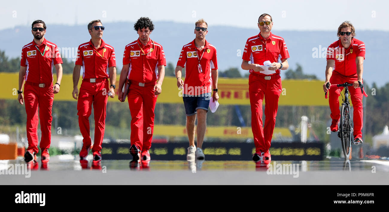 Engineers ferrari grand prix 2018 hi-res stock photography and images ...