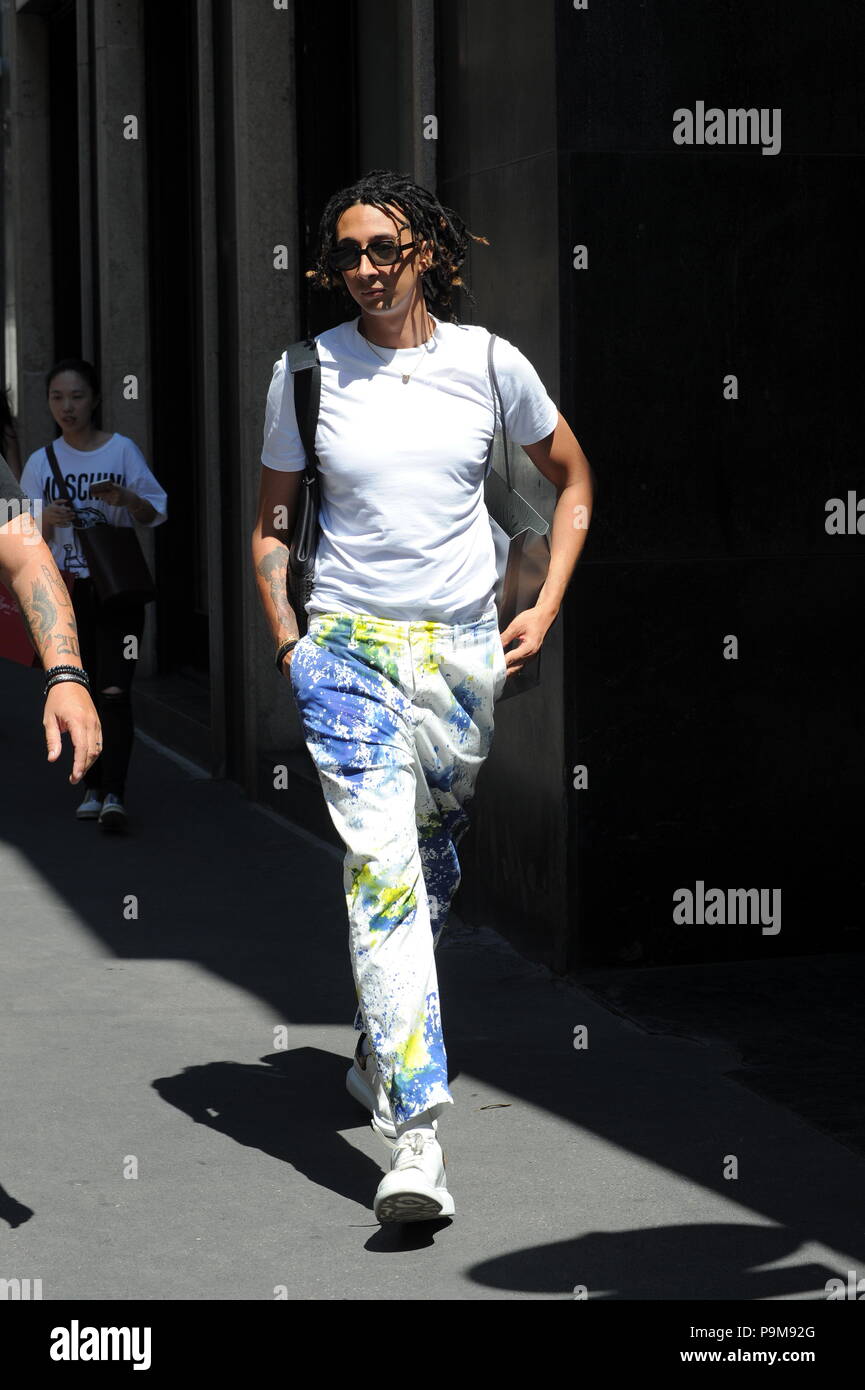 Simply walks hi-res stock photography and images - Alamy