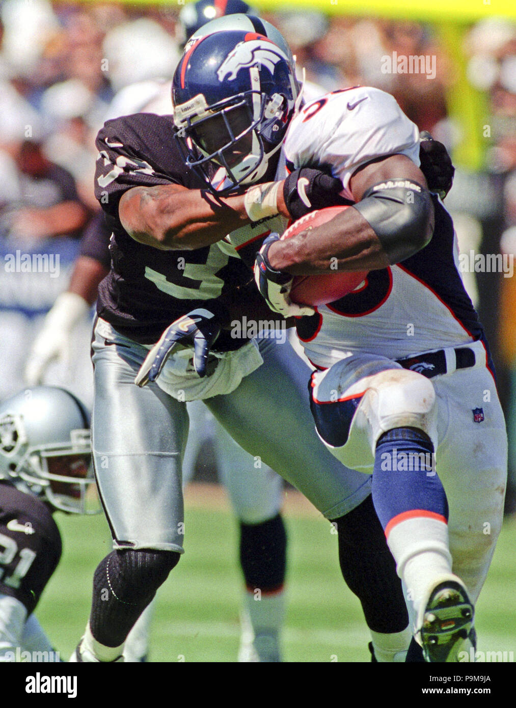 Denver running back mike anderson hi-res stock photography and images ...