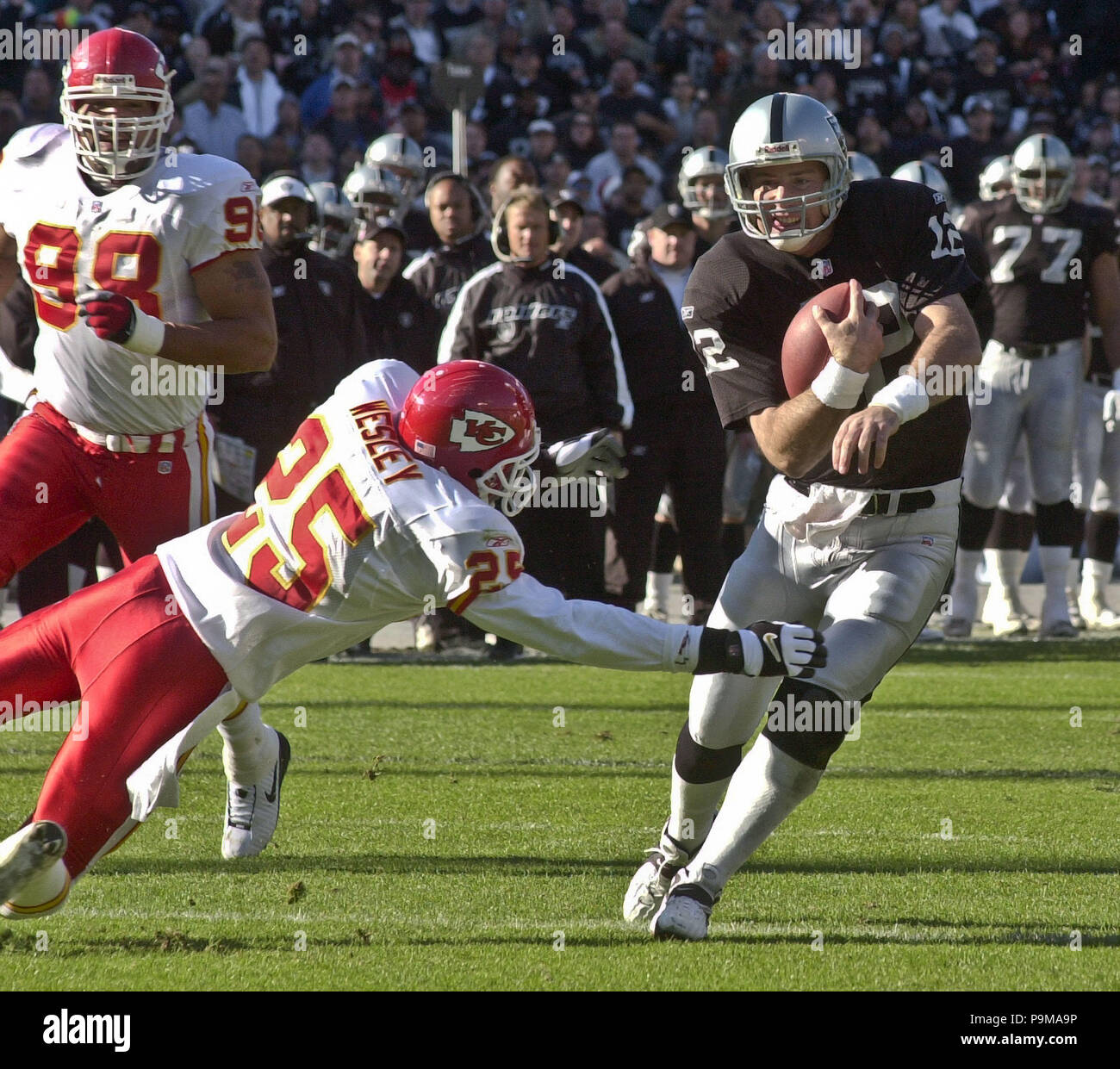 12 december 2001 hi-res stock photography and images - Alamy
