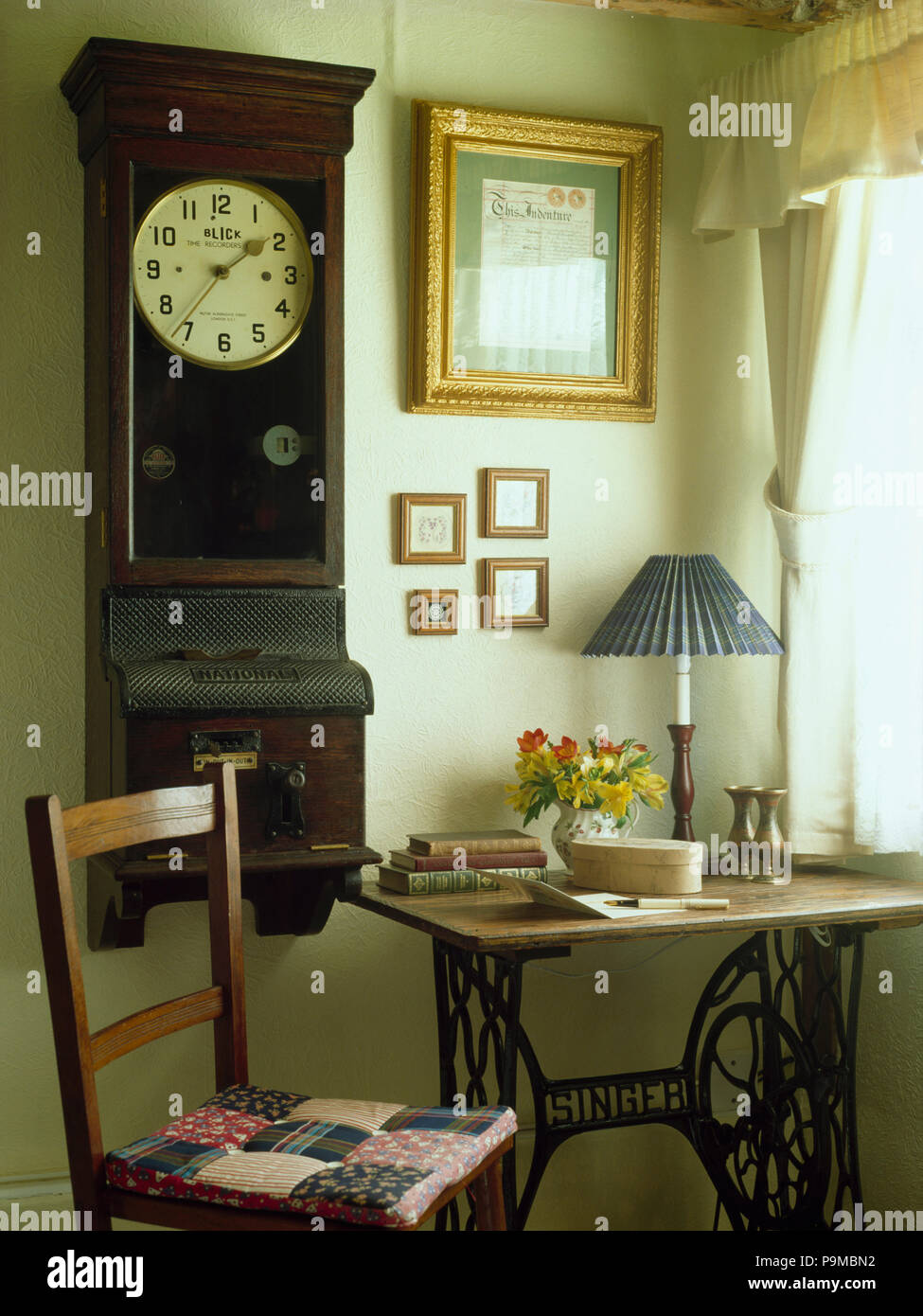 Singer clock hi-res stock photography and images - Alamy