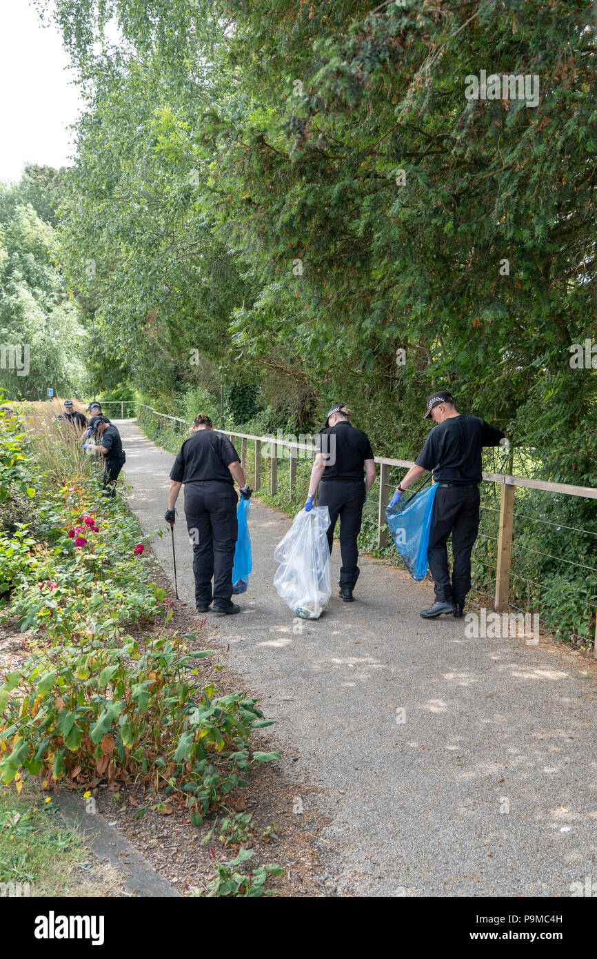 Crime scene search team hi-res stock photography and images - Alamy