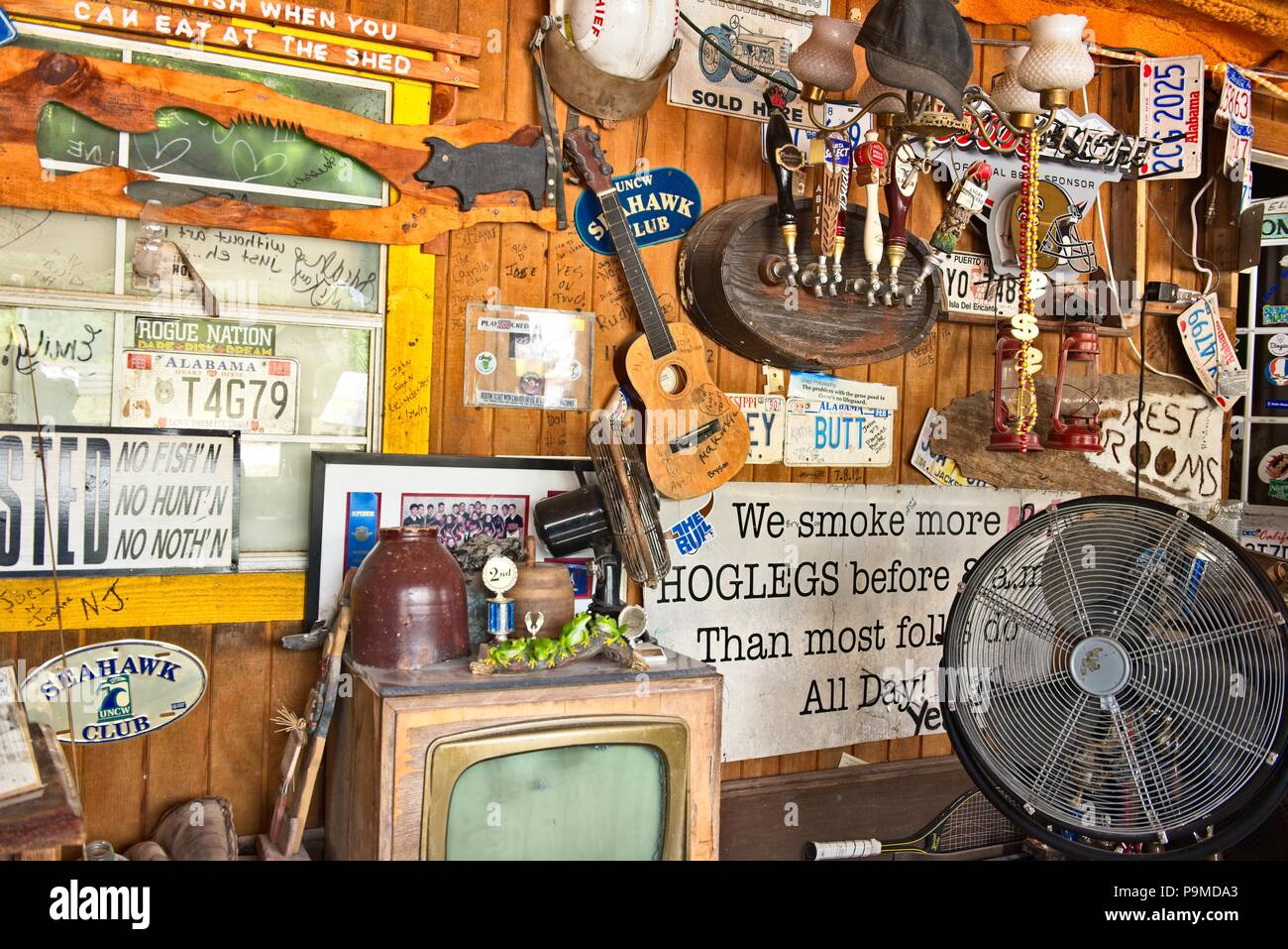 Tv set collection hi-res stock photography and images - Alamy