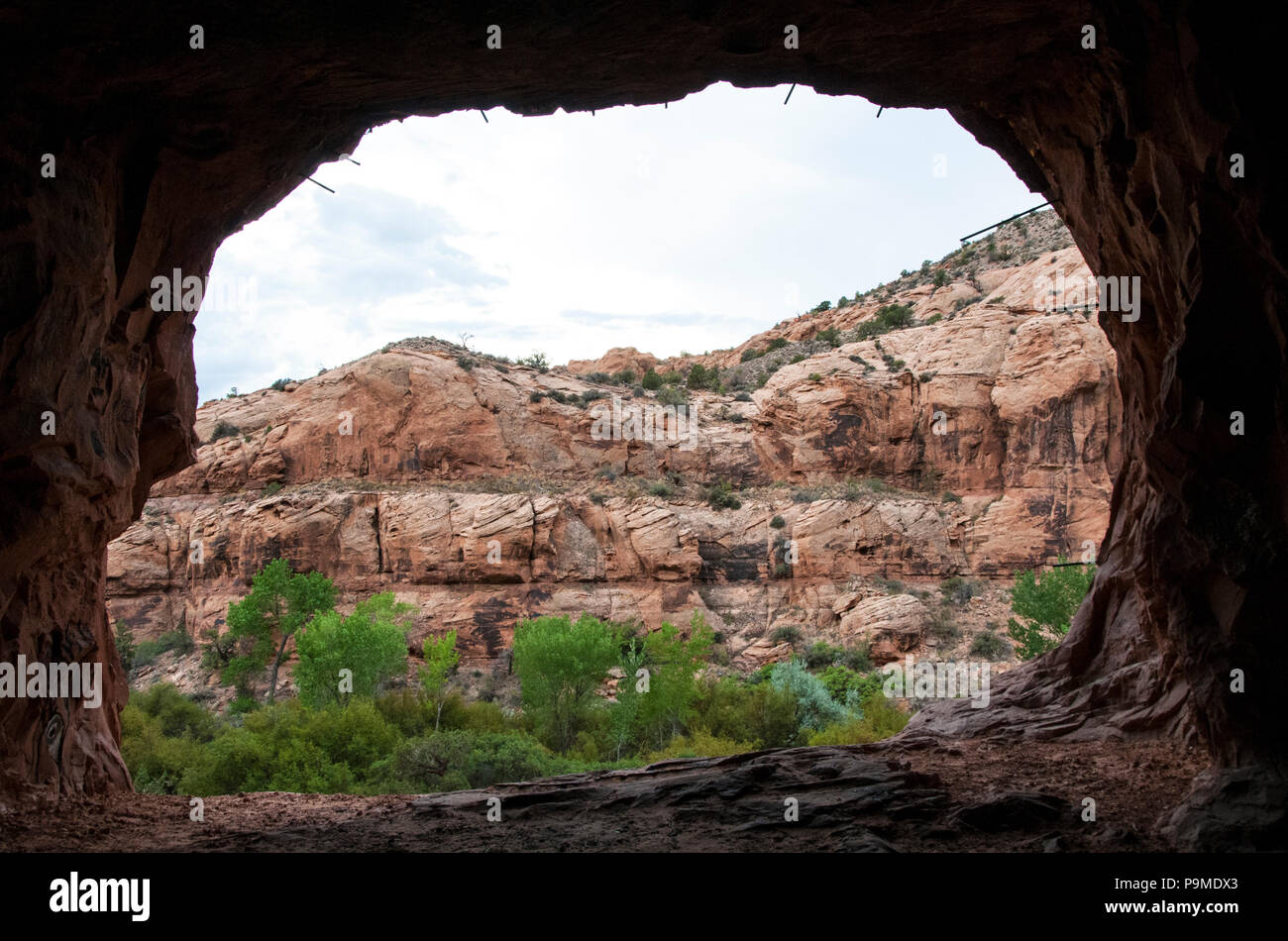 Desert cave hi-res stock photography and images - Alamy