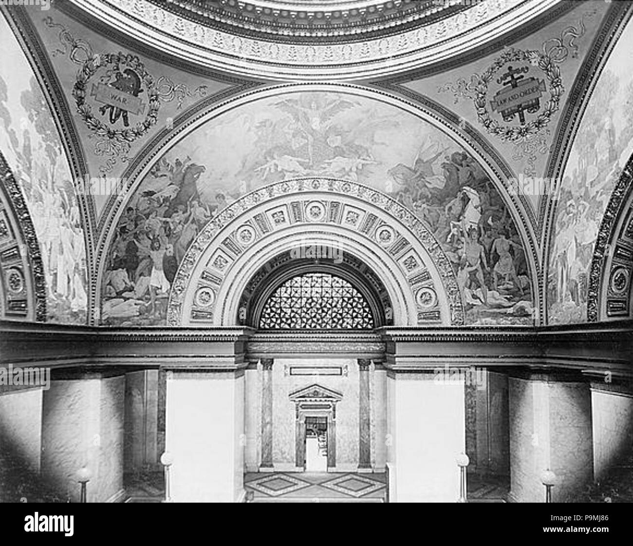 Architectural rotunda Black and White Stock Photos & Images - Alamy